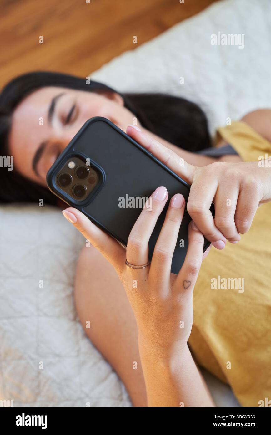 Woman scroll down screen hi-res stock photography and images - Alamy