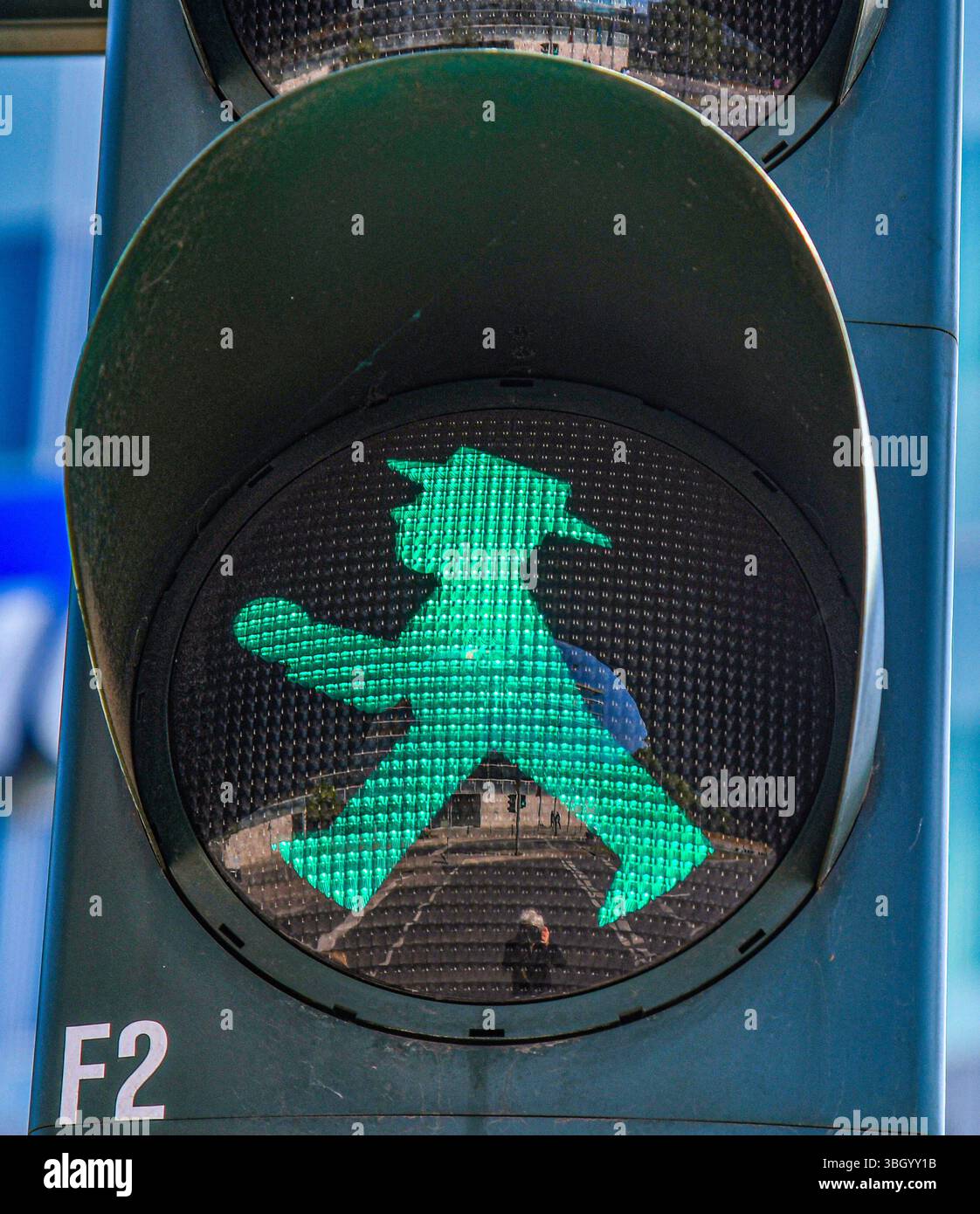 Grünes Ampelmännchen, Ampelsymbol aus DDR Zeiten. Heute wird das ...