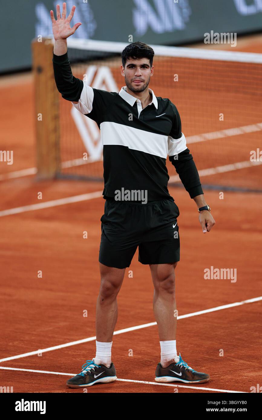 Paris, France. 06th June, 2025. Carlos Alcaraz (ESP) wins the semi ...