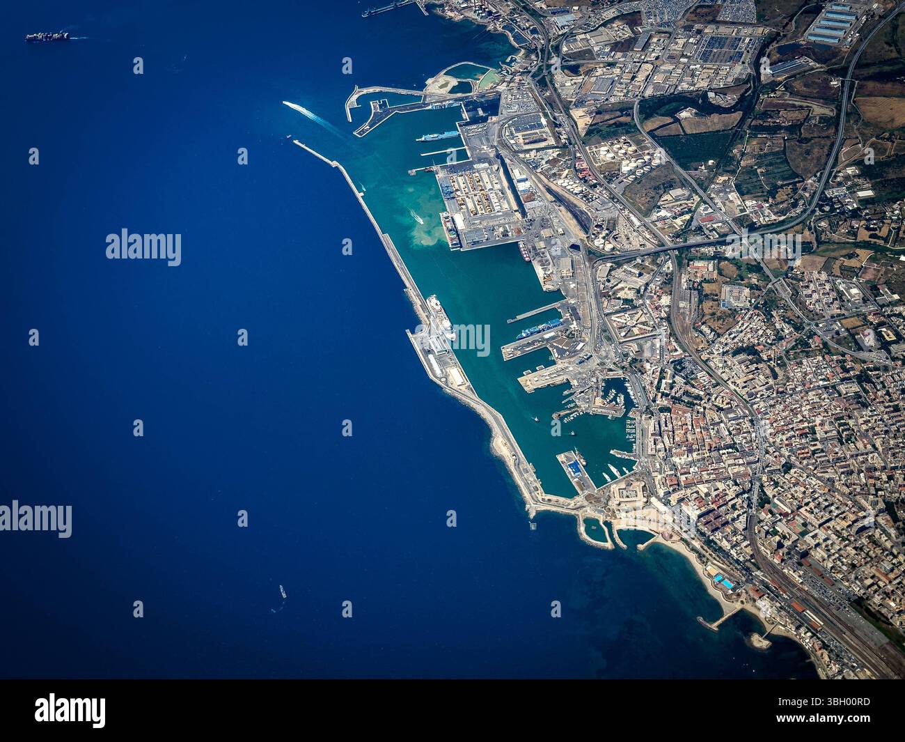 Hafen von Rom Luftaufnahme - Rom, Italien, Europa: Luftaufnahme des ...