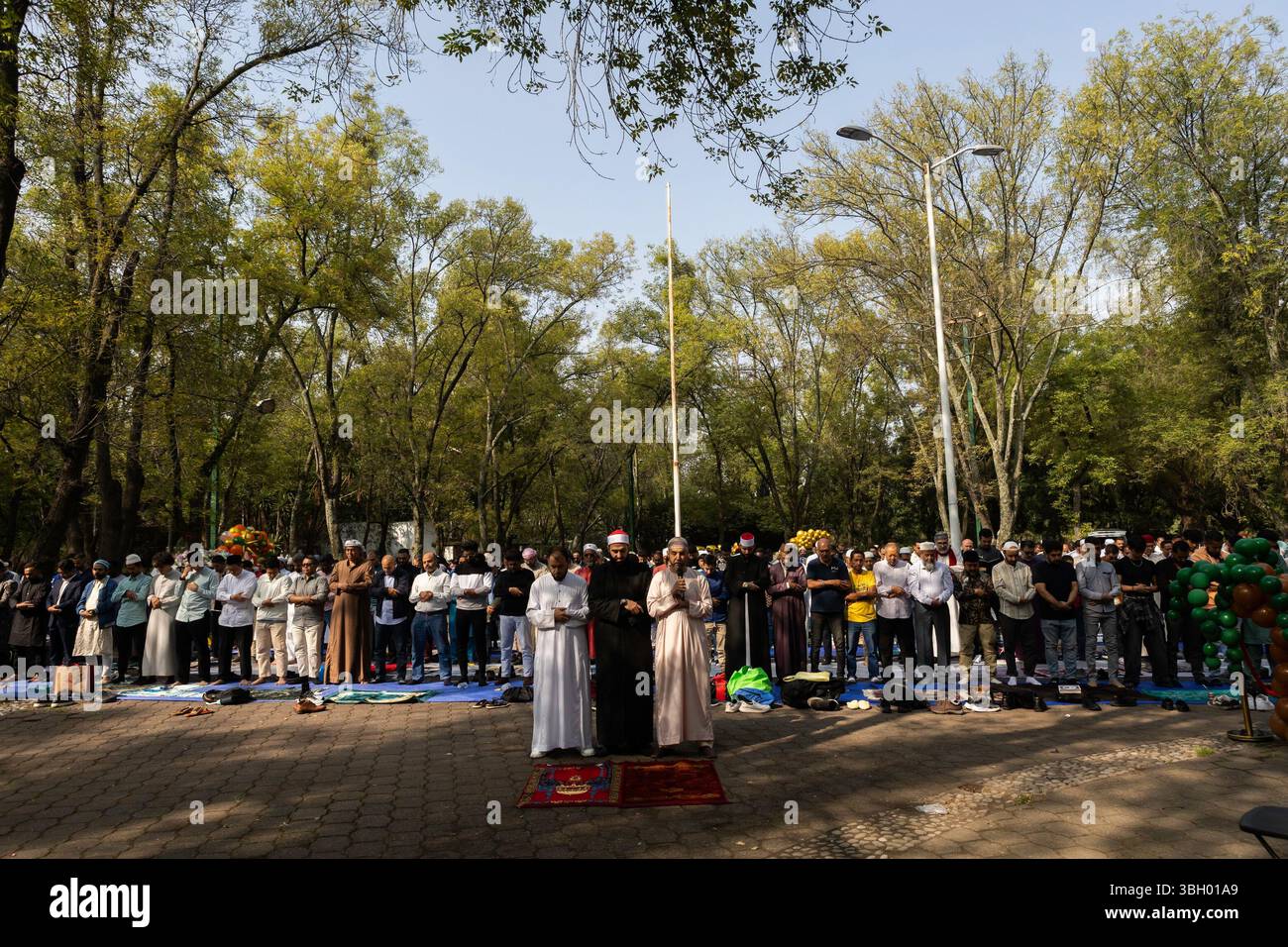 Mexico City, Mexico. 6th June, 2025. Members of the Islamic community ...