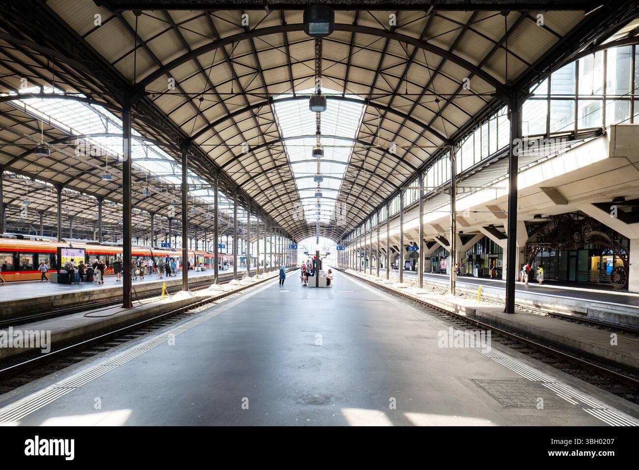 30-05-2025 Lucerne, Switzerland. Lucerne train station main hall and ...