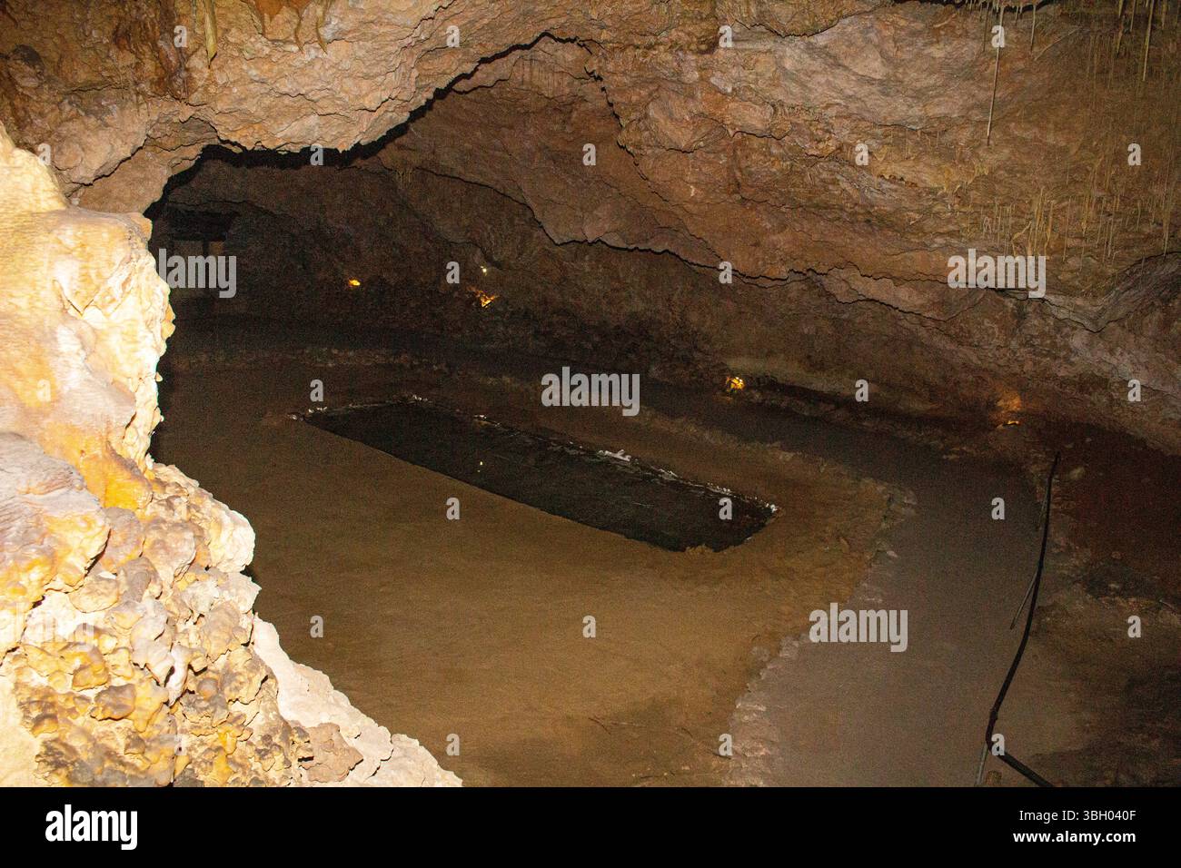 Spectacular view of the Yanchep Caves, Crystal Cave in Yanchep National ...