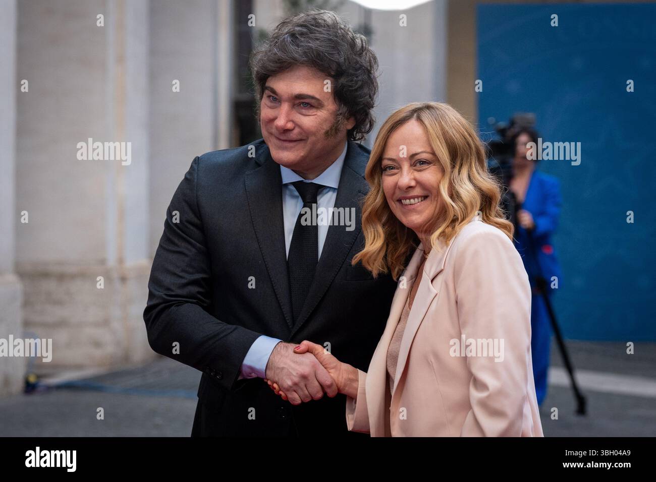 Italian Prime Minister Giorgia Meloni and the President of the Republic ...