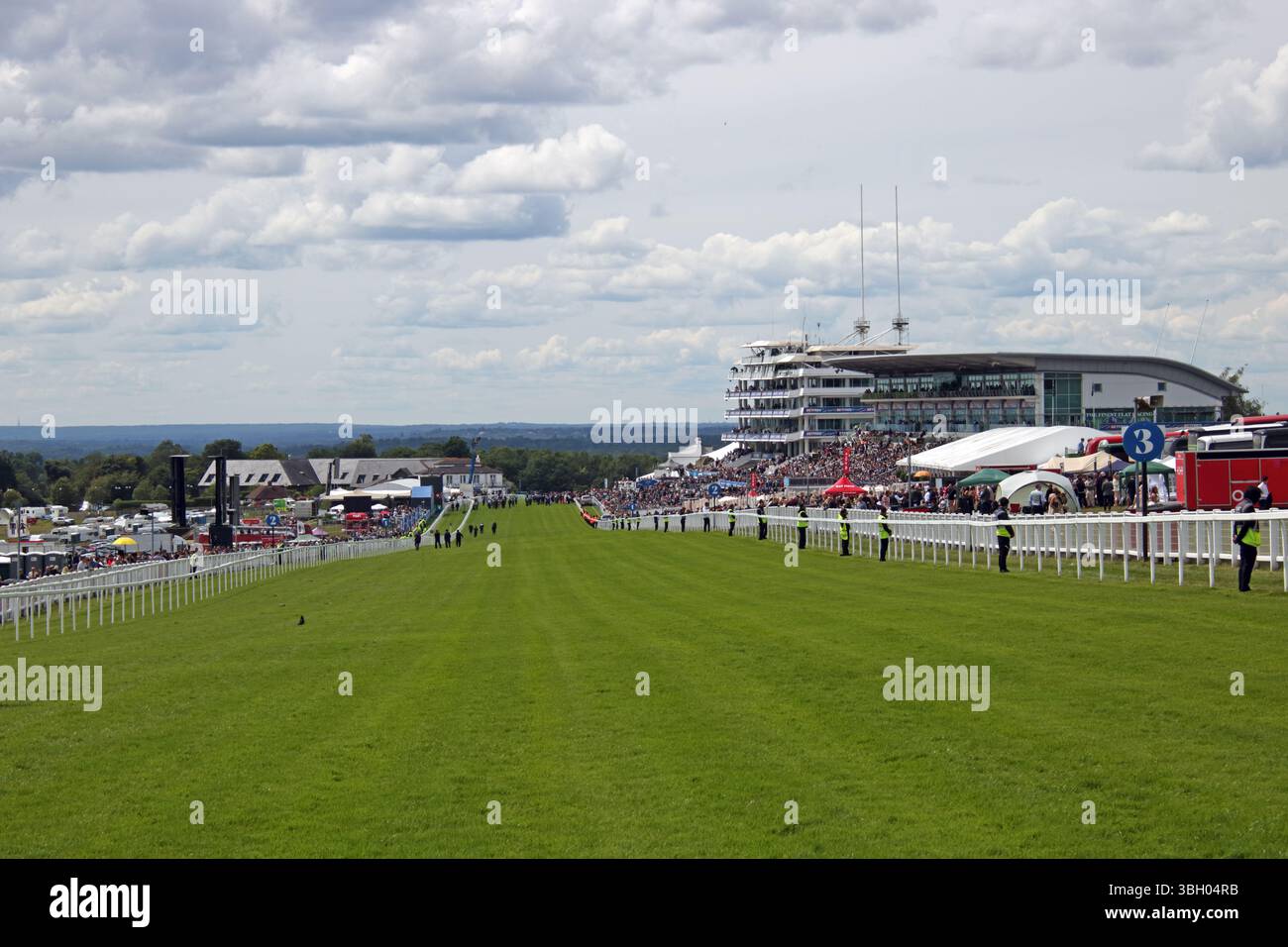 Epsom Downs, Surrey, England, UK. 6th June, 2025. Ladies Day Horse ...