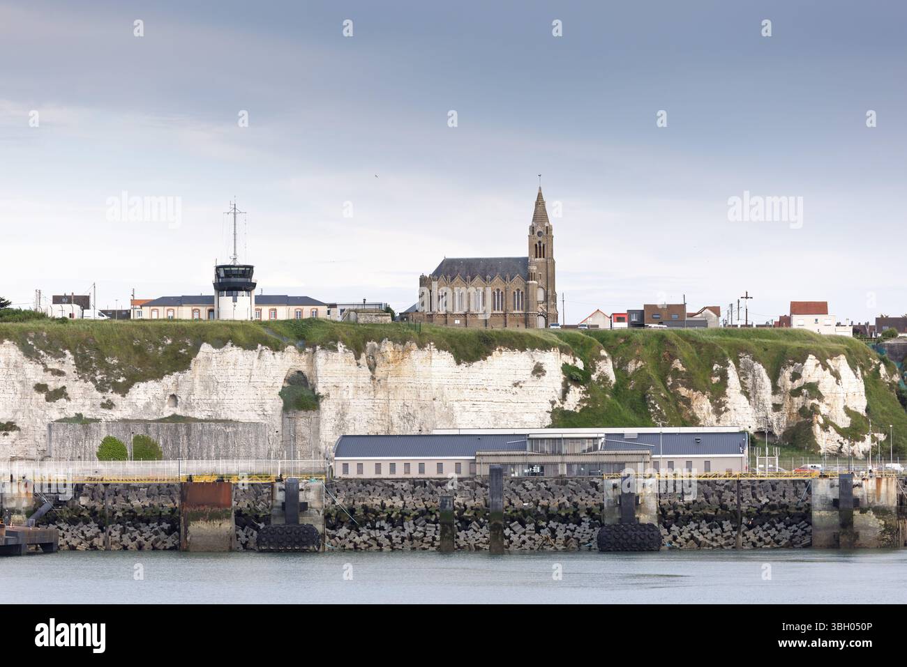 Sceneries and Chalk cliffs along the Channel coast in France, Normandy ...