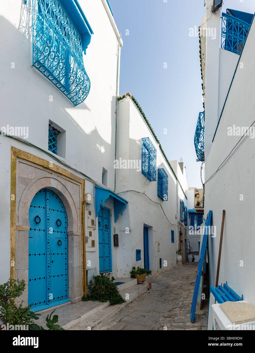 A picture of the blue and white streets of Sidi Bou Said, Tunis Stock ...