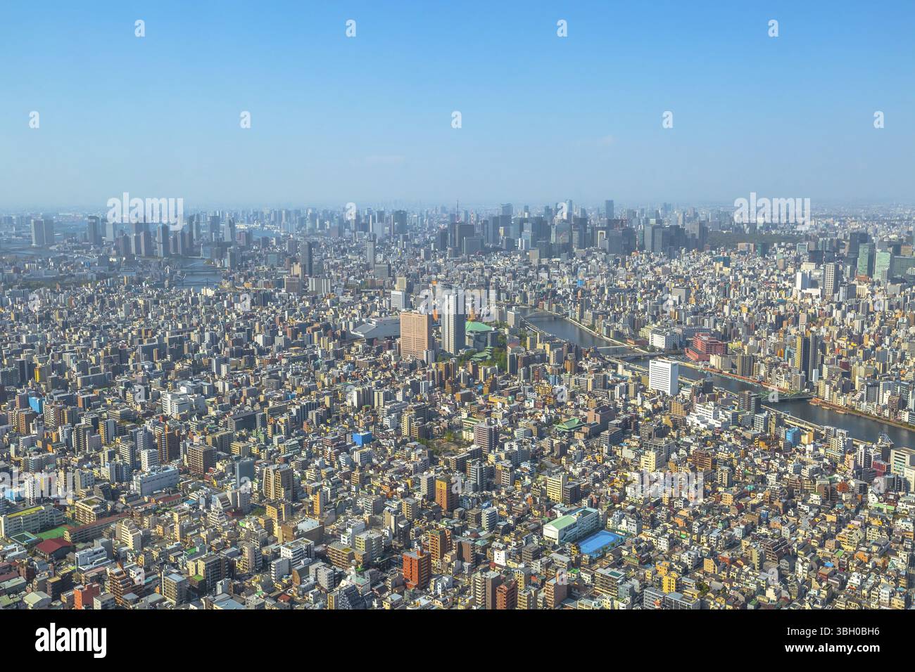 Aerial view of Tokyo city skyline with Asahi Beer Hall, Asahi Flame o ...
