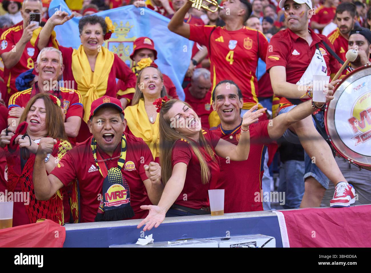 Fans Spain in the UEFA Nations League 2025 semifinal match SPAIN ...