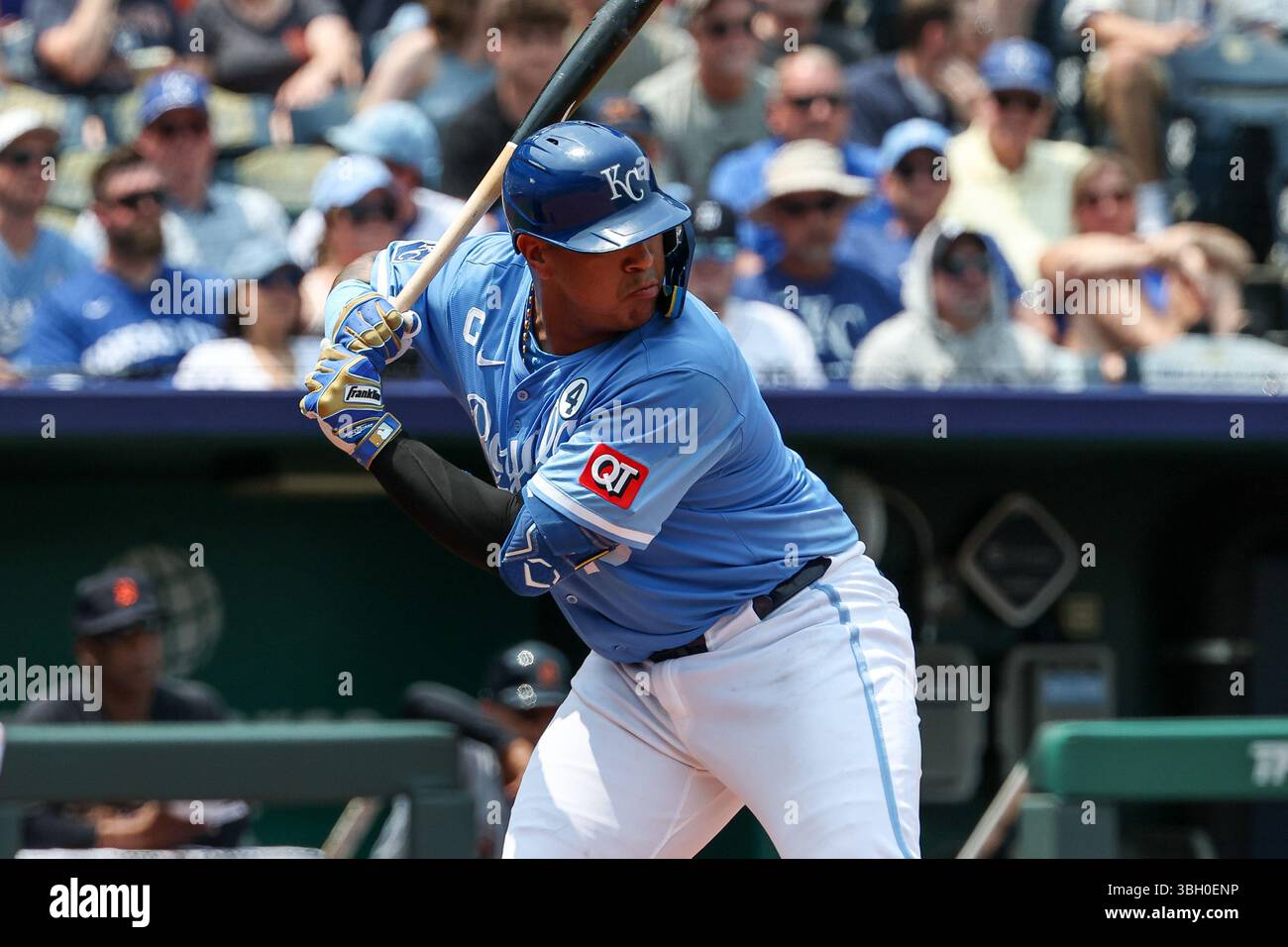 Kansas City, MO, USA. 01st June, 2025. Kansas City Royals catcher ...