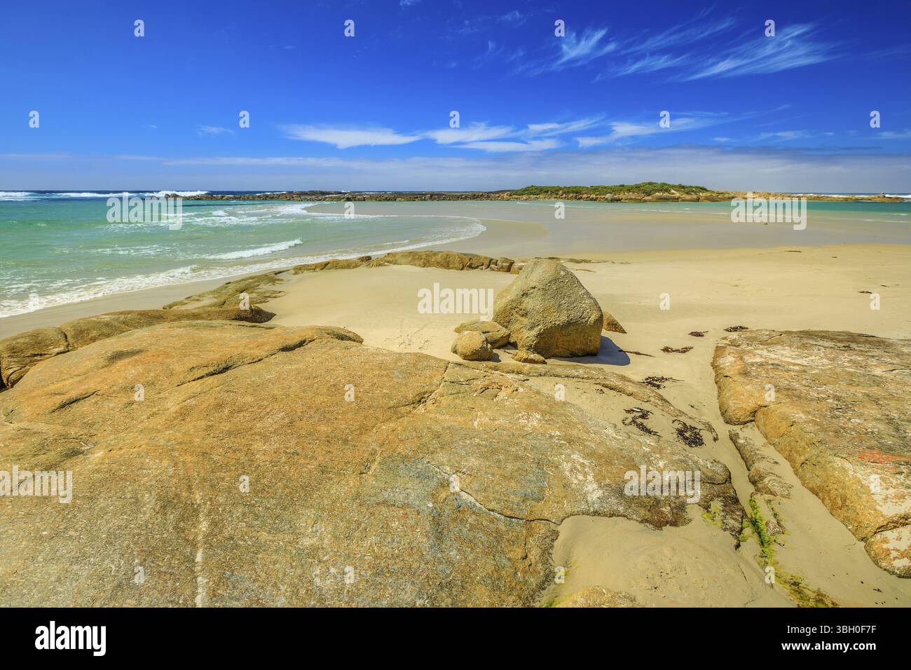 Madfish Beach at low tide in Madfish Bay. William Bay National Park ...