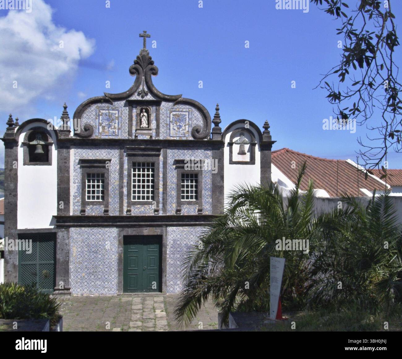 Traditional construction of churches in the Azores of Portuguese origin ...