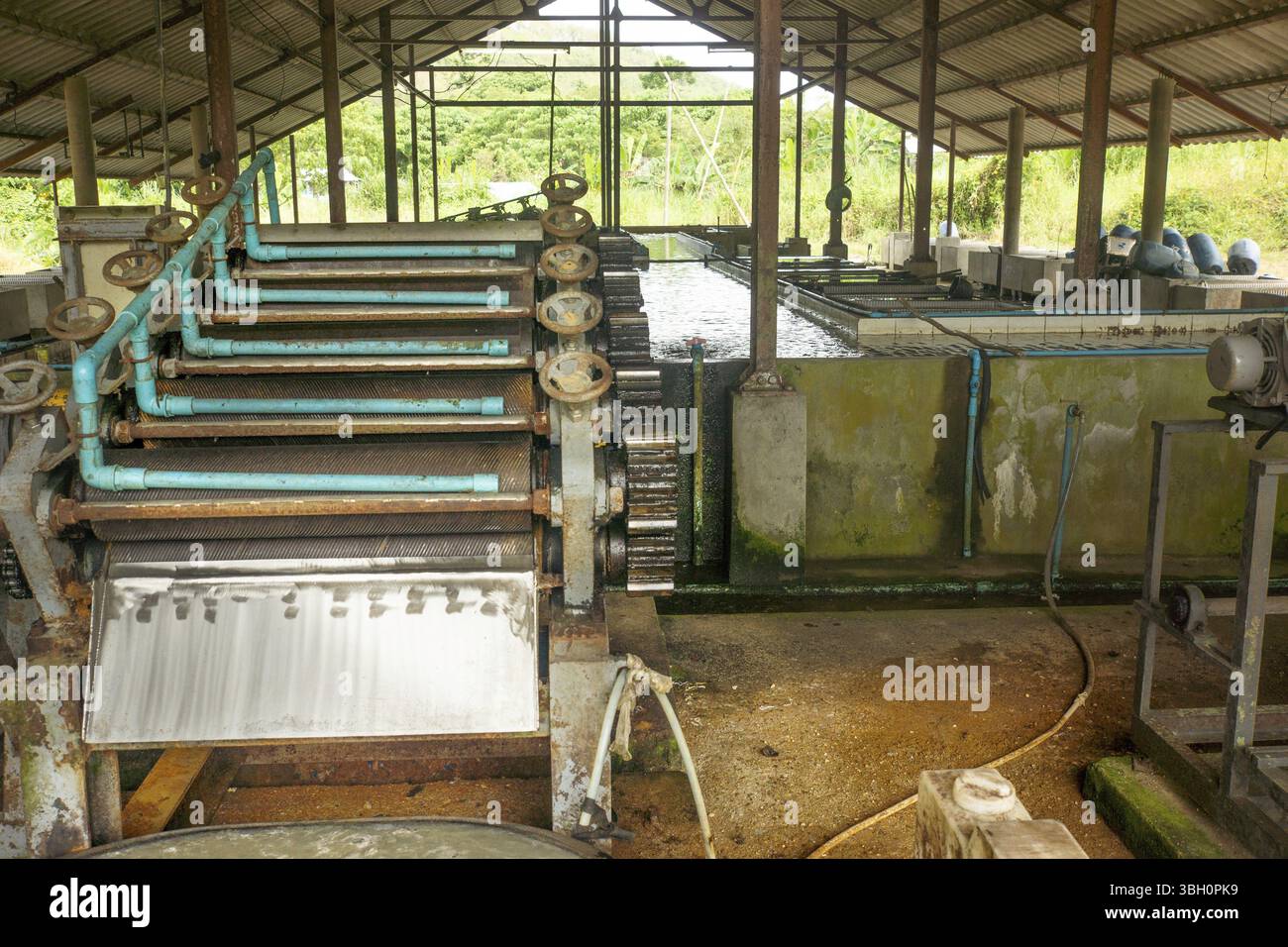 Rubber processing hi-res stock photography and images - Alamy