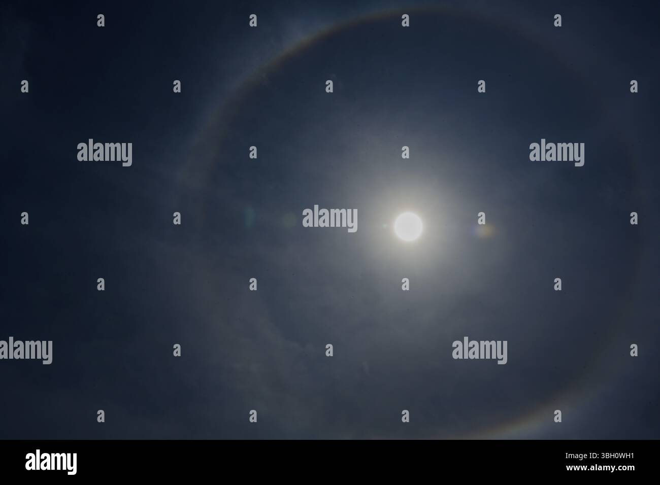 Faint halo effect hi-res stock photography and images - Alamy