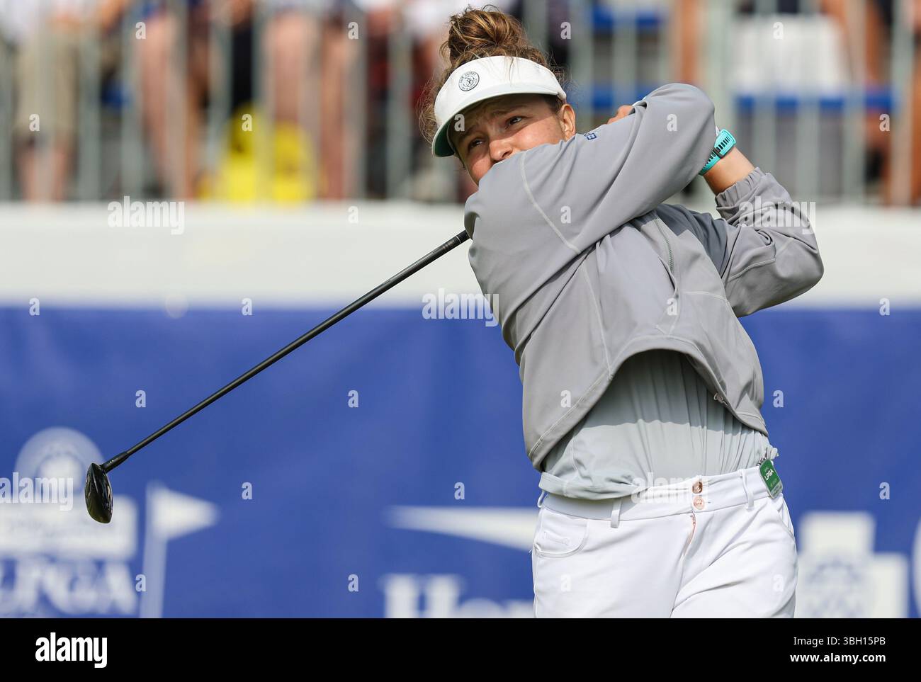 Galloway, NJ, USA. 06th June, 2025. Fatima Fernandez Cano of Spain tees off on the 1st hole ...