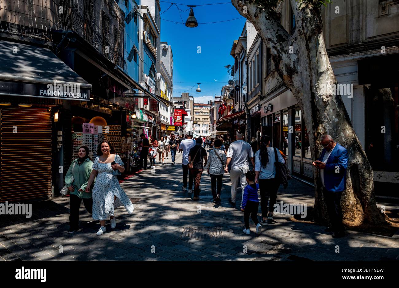 Street scene in Kadikoy, Istanbul, Turkey Stock Photo - Alamy