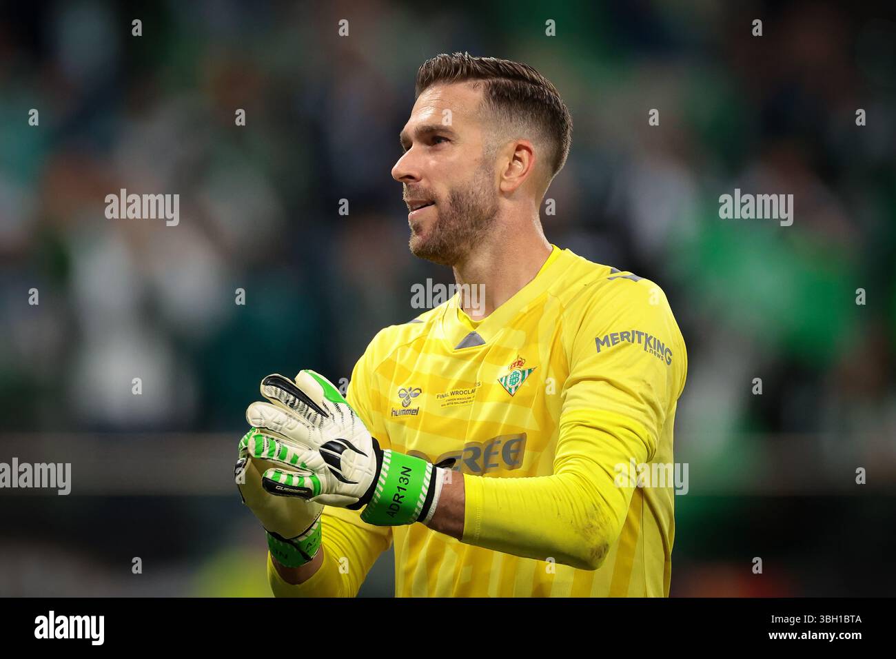 Wroclaw, Poland. 28th May, 2025. Adrian of Real Betis applauds the fans ...