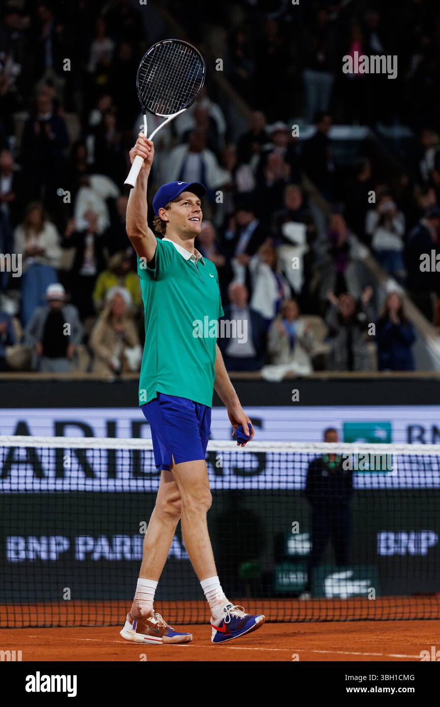Paris, France. 06th June, 2025. Jannik Sinner (ITA) defeats Novak Djokovic (SRB) during the 2025 ...