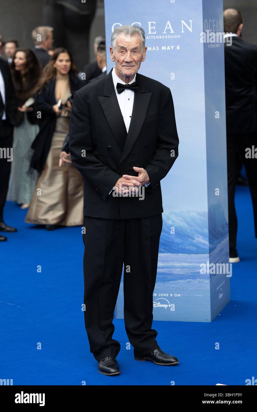 Celebs attend Ocean with David Attenborough World Film Premiere at the ...