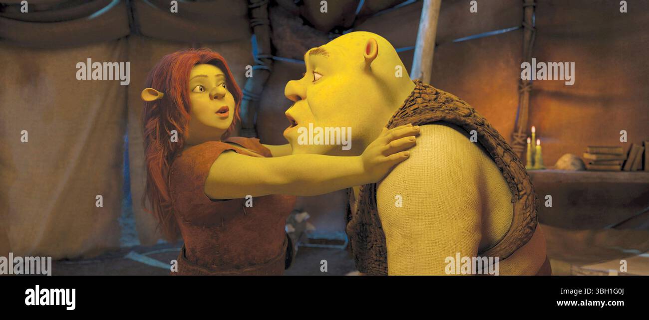 Shrek (MIKE MYERS) tries to persuade Fiona (CAMERON DIAZ) that they ...