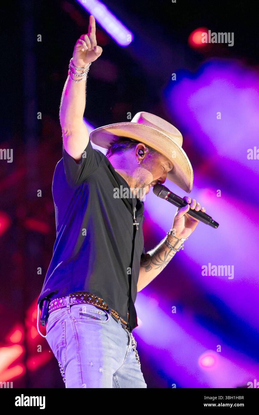 05 June 2025 - Nashville, Tennessee - Jason Aldean. 2025 ''CMA Fest,â ...