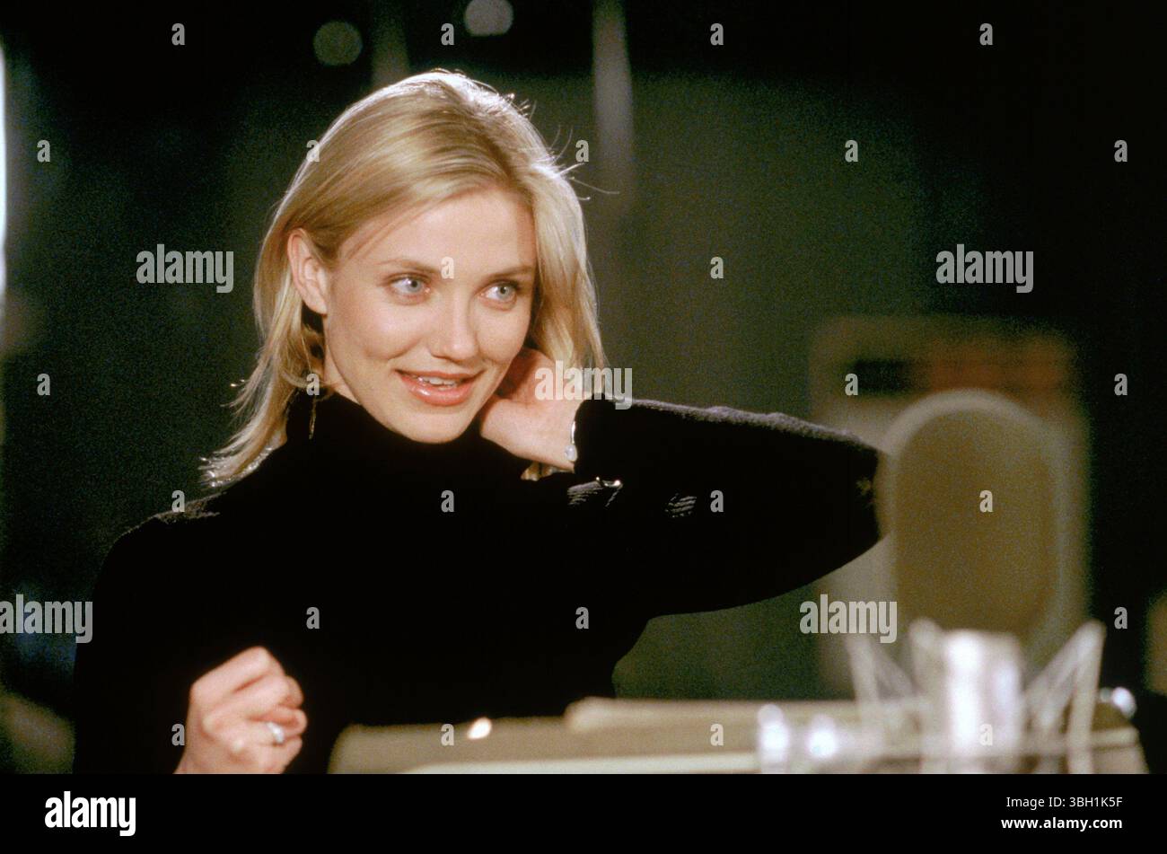 2001 stills shrek hi-res stock photography and images - Alamy