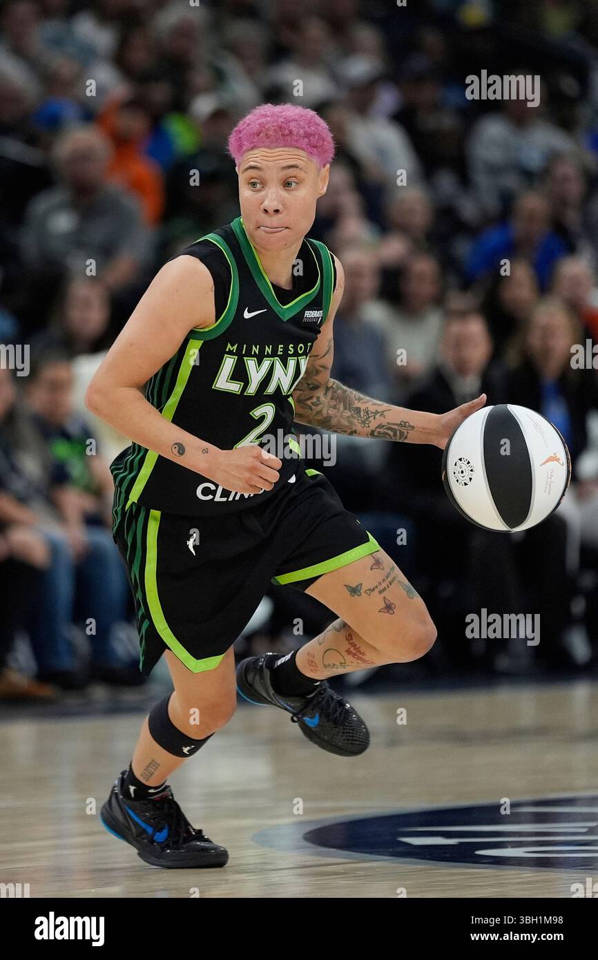 Minnesota Lynx guard Natisha Hiedeman (2) dribbles down the court ...
