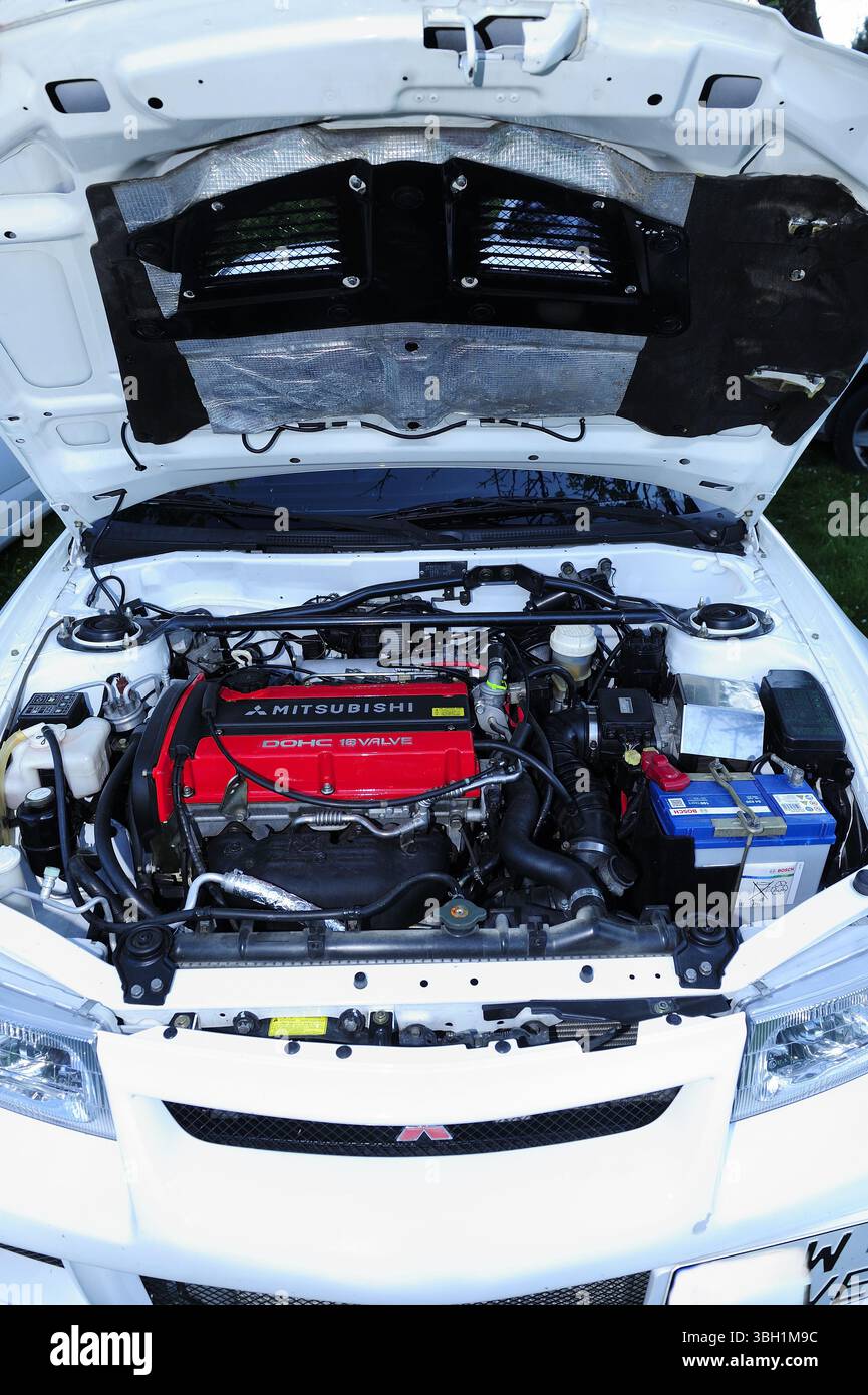 Mitsubishi Lancer, car, new, raised, horse car, engine, raised, cover ...