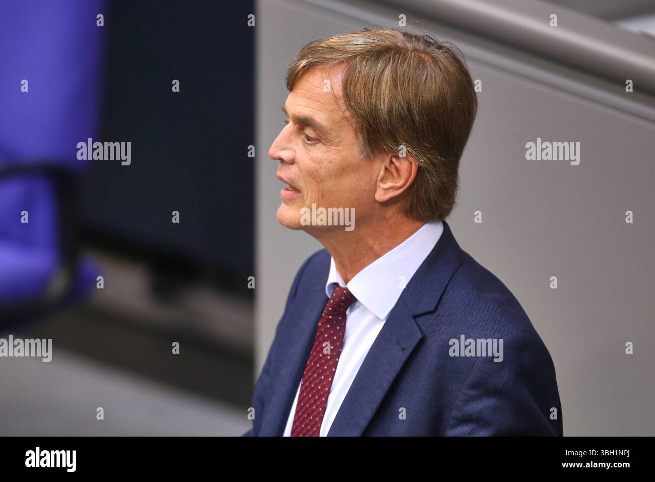 Berlin, Deutschland, 06.06.2025: Deutscher Bundestag: 11 ...