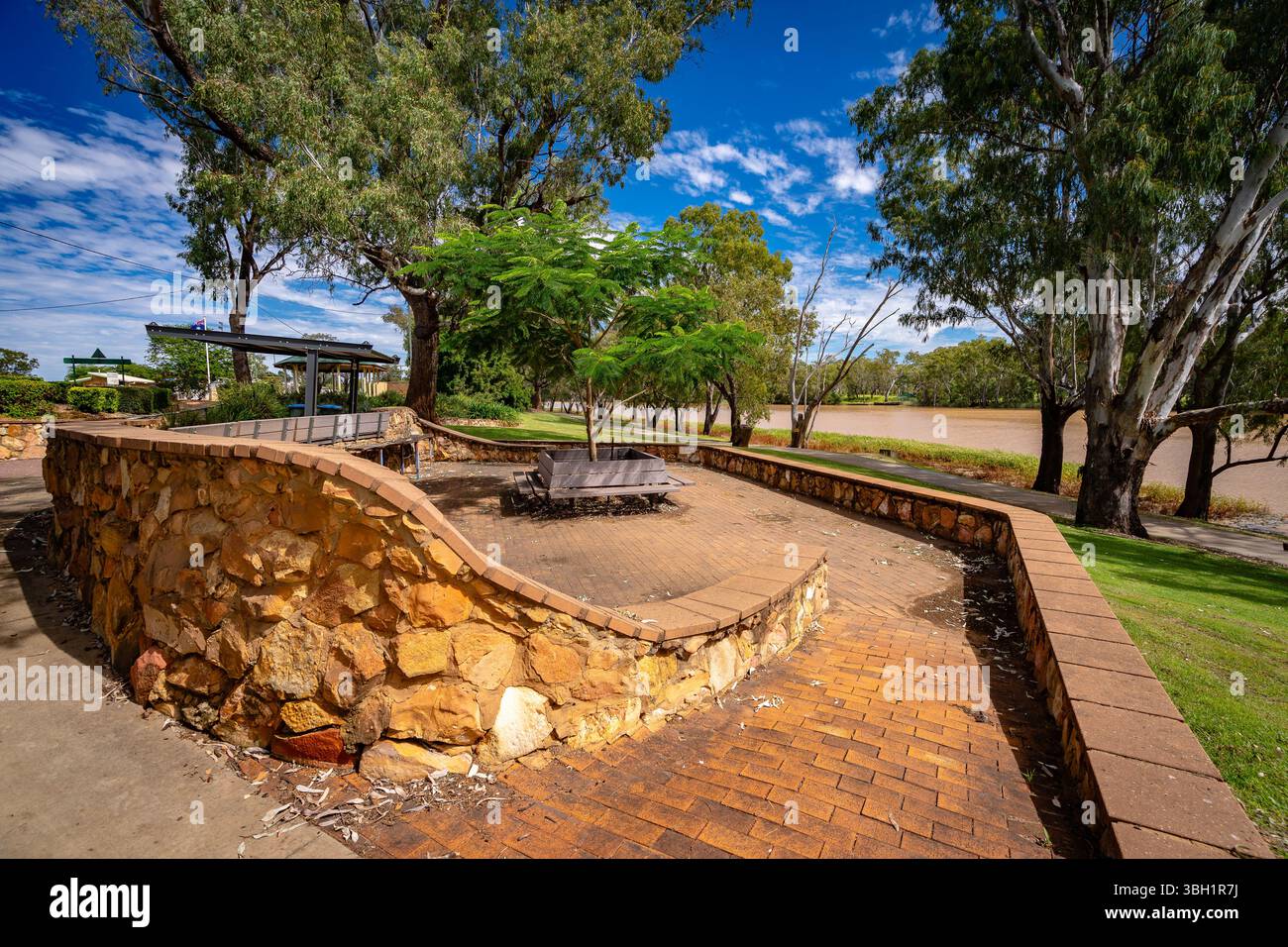 St George, QLD, Australia - Park and walking path along the Balonne ...
