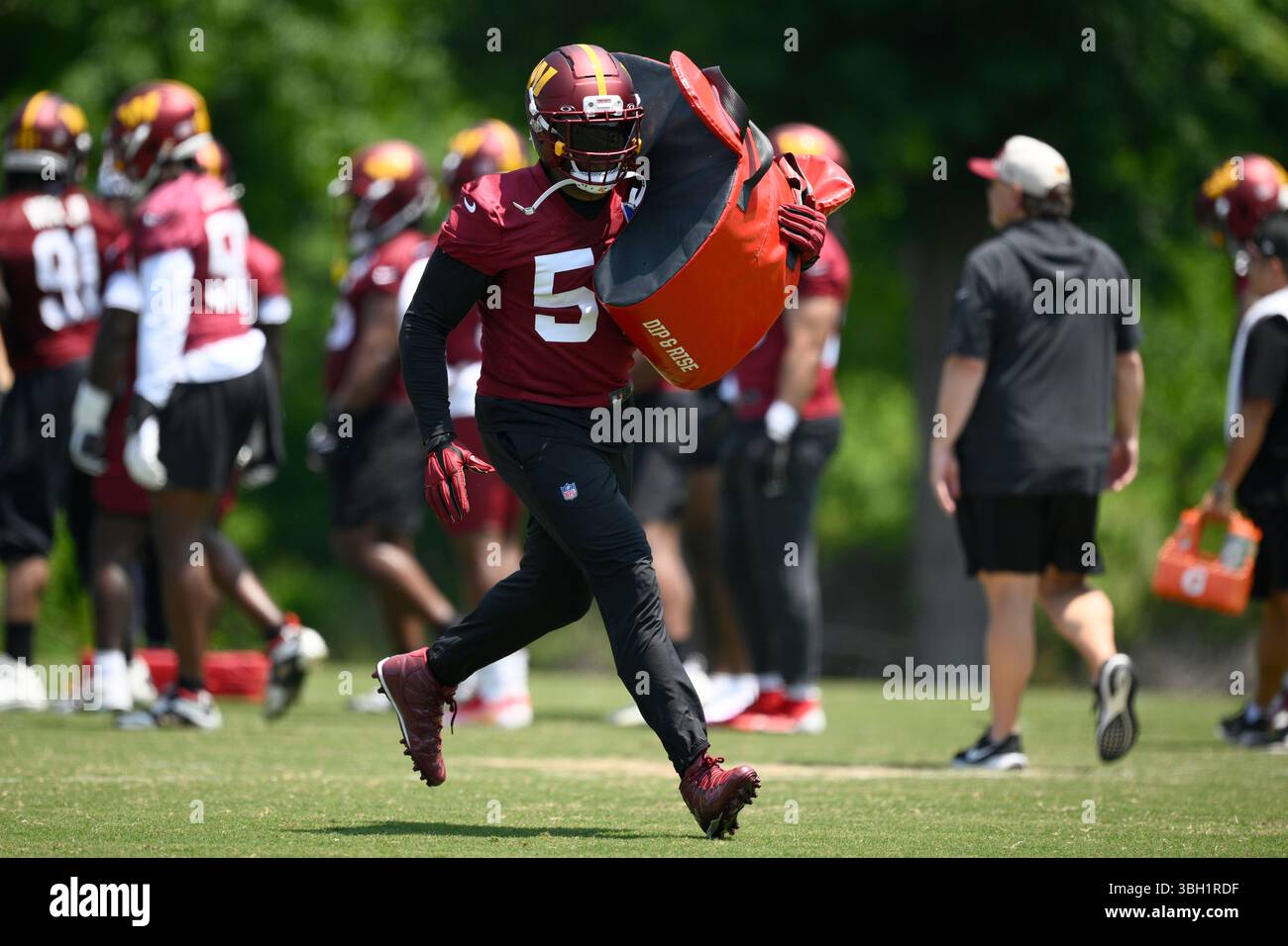 Washington Commanders linebacker Bobby Wagner (54) works out during NFL ...