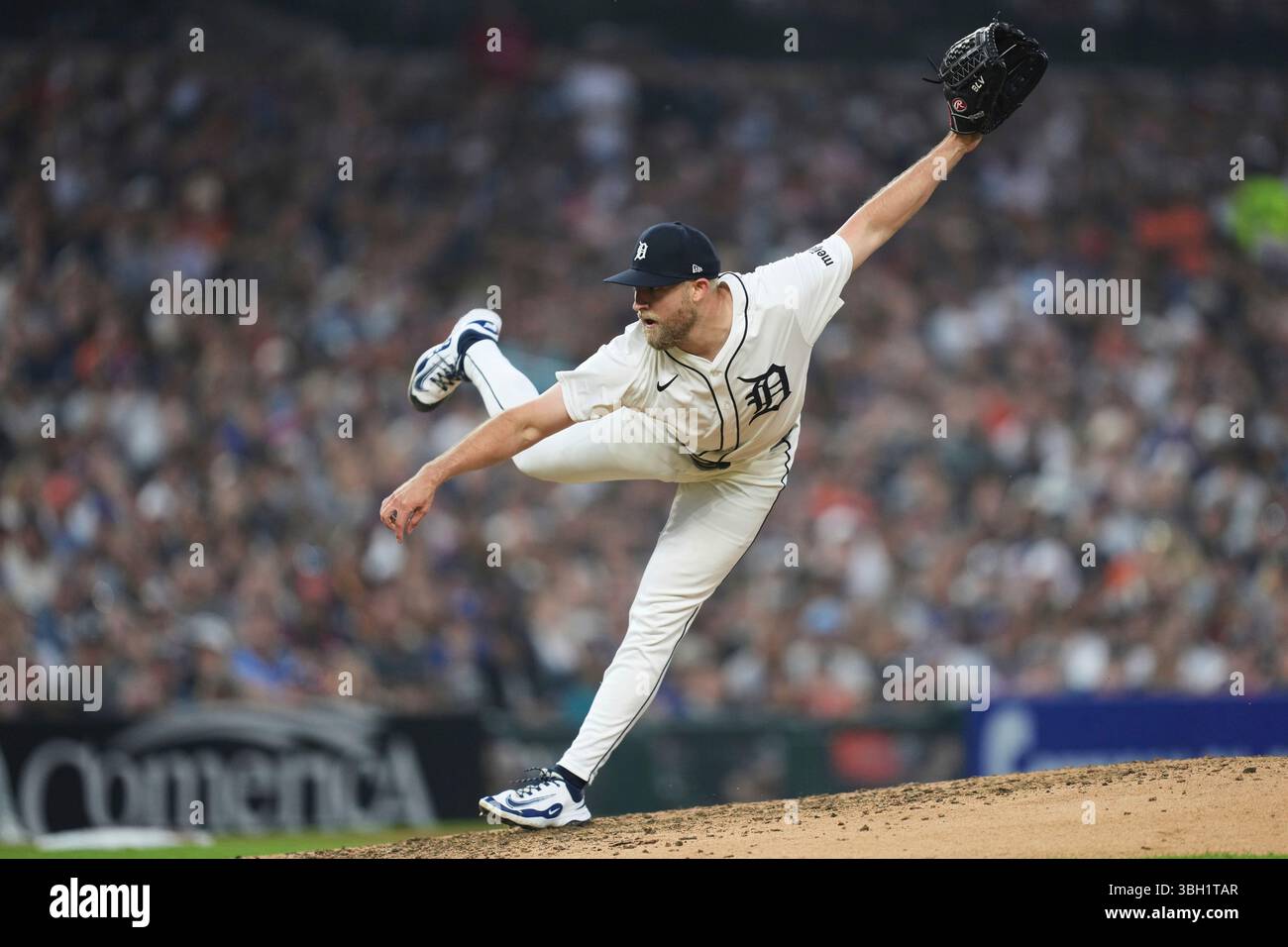 Detroit Tigers pitcher Will Vest throws against the Chicago Cubs in the ...