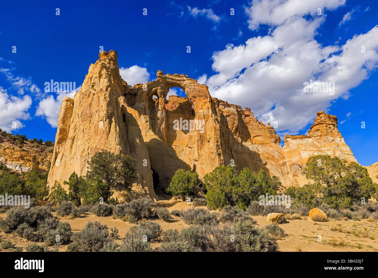 Grosvenor Arch, a unique sandstone double arch located in Grand ...