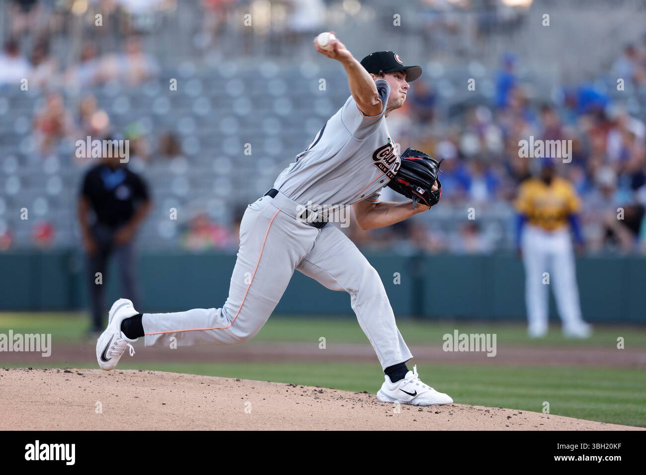Columbus Clingstones starting pitcher J.R. Ritchie (60) in action ...