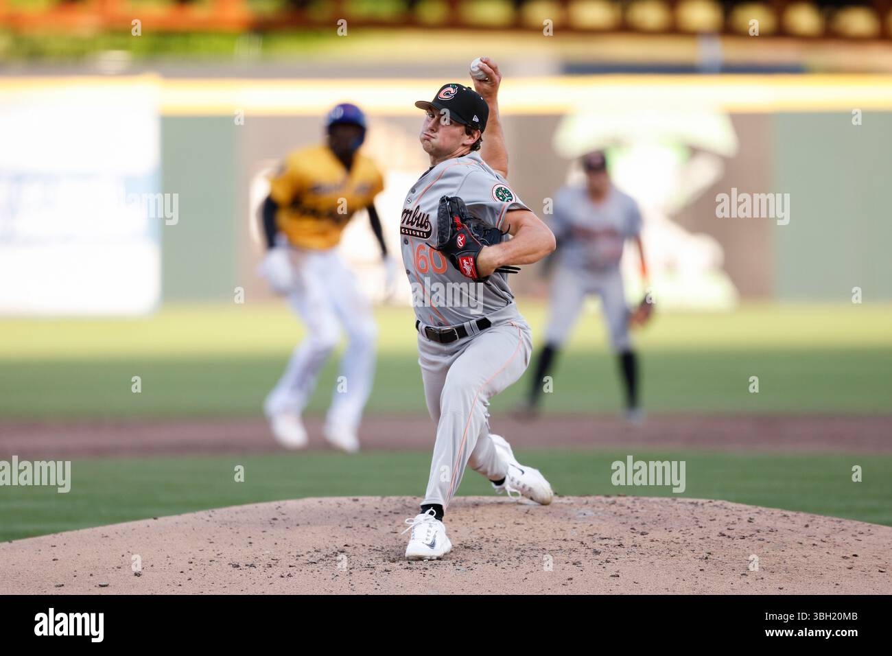 Columbus Clingstones starting pitcher J.R. Ritchie (60) in action ...