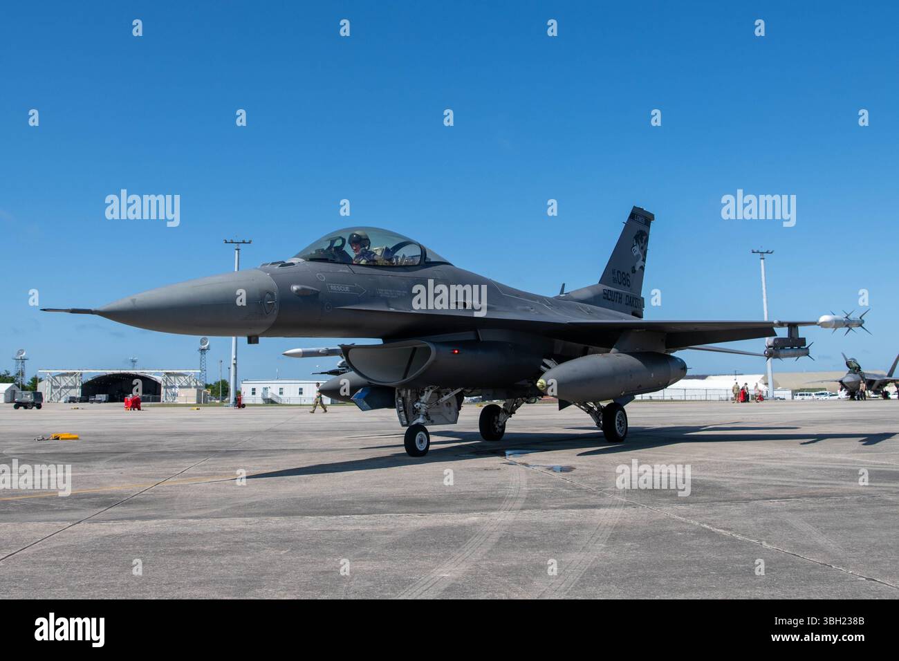 A U.S. Air Force F-16C Fighting Falcon assigned to the 175th Fighter ...