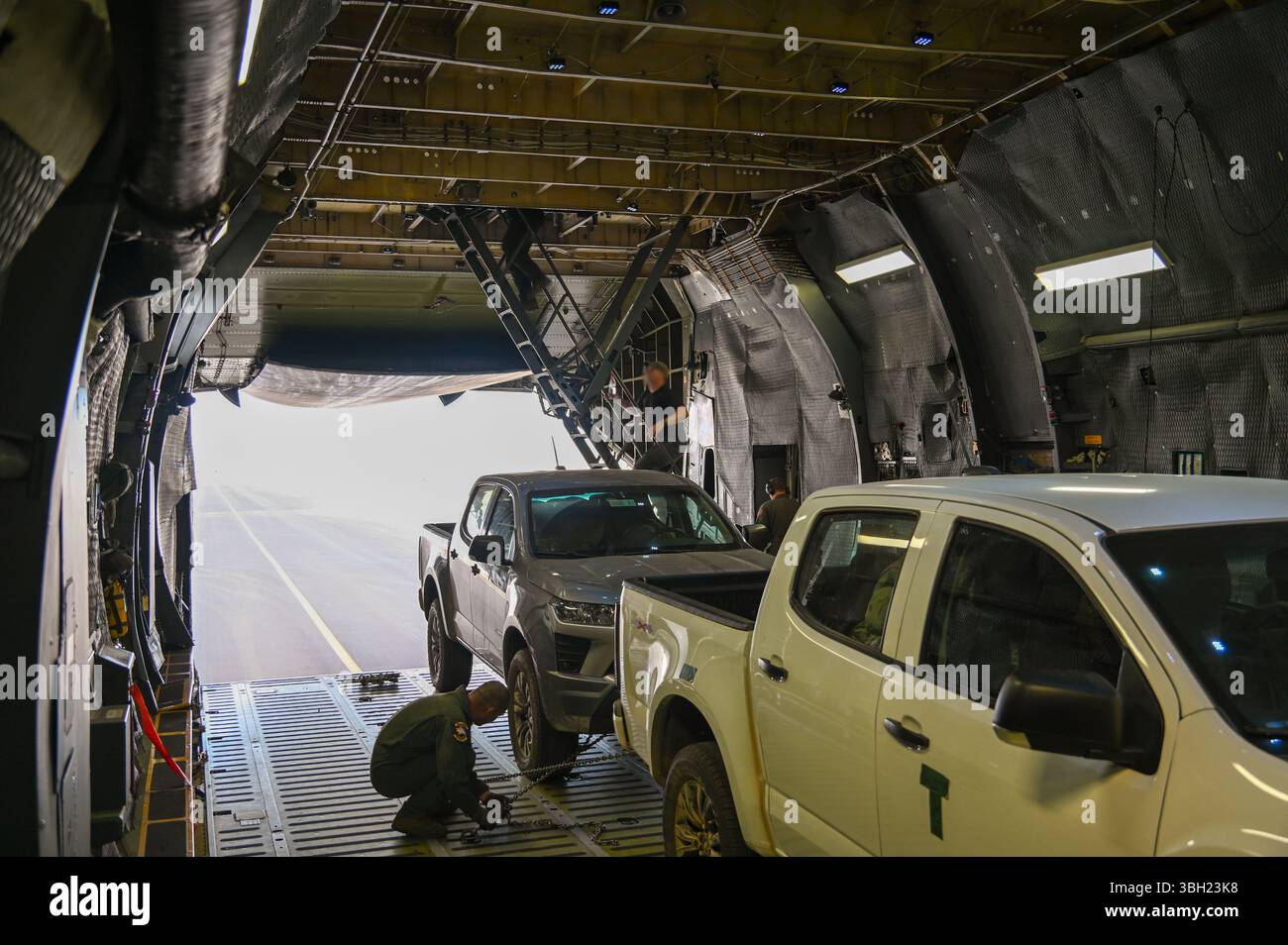 Marine Raiders assigned to Marine Special Operations Reserve Detachment ...