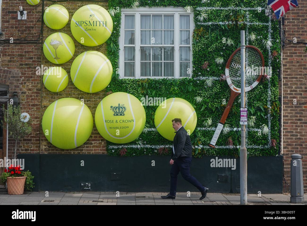 Wimbledon London, UK. 7 June 2025 .The Rose and Crown pub in Wimbledon ...