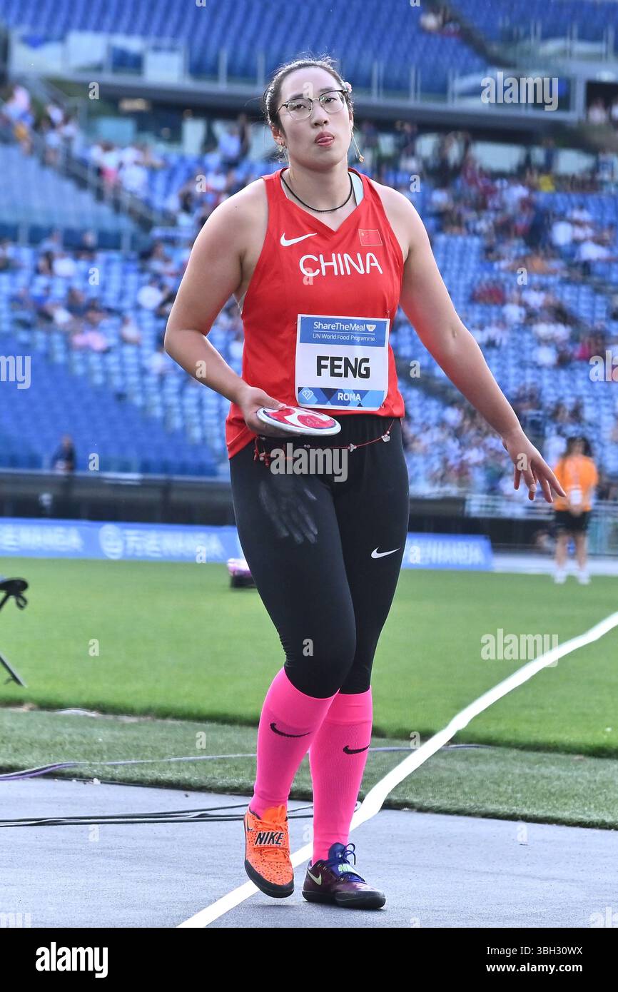 Bin FENG (CHN) competes in the Discus Throw Women during the IAAF Wanda ...