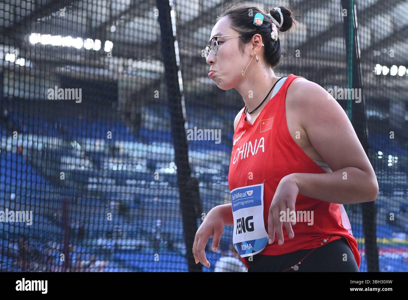 Bin FENG (CHN) competes in the Discus Throw Women during the IAAF Wanda ...
