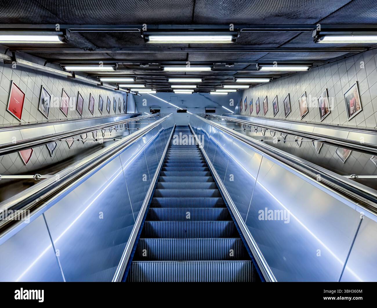 T-Centralen, Blue Line - Stockholm Metro Station, Sweden Stock Photo ...