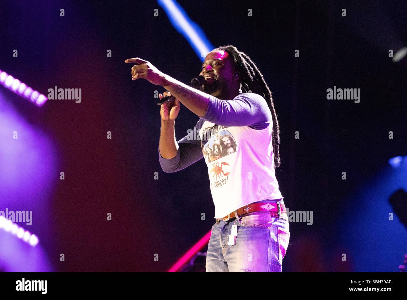 NASHVILLE, TENNESSEE - JUNE 6 , 2025: Country singer Shaboozey performs ...