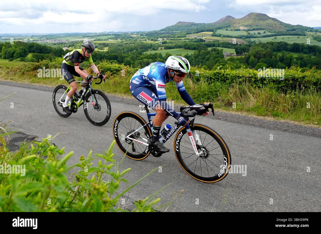 Anya Louw of FDJ - AG Insurance - Soudal Team (right) passing by Scott ...