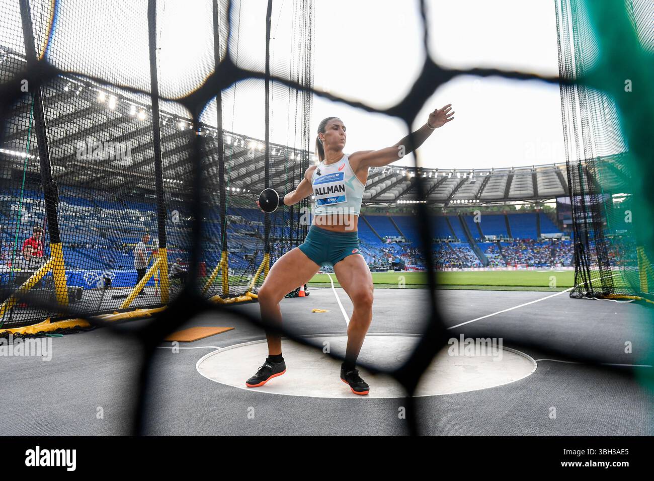 Valarie Allman of United States of America competes in the discus throw ...