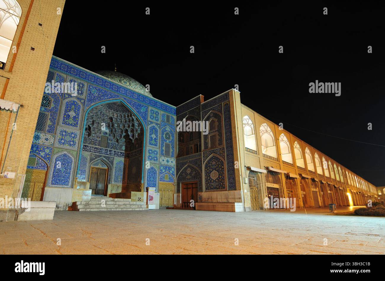 Sheikh Lutfullah Mosque, located in Isfahan, Iran, was built in the ...