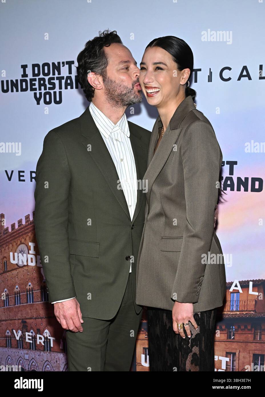 Nick kroll red carpet hi-res stock photography and images - Alamy