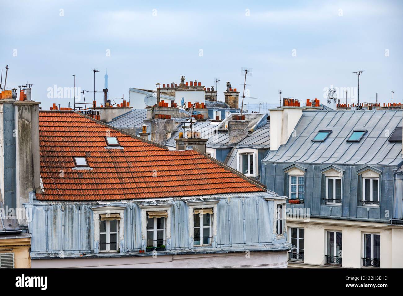 Classic paris rooftops chimneys hi-res stock photography and images - Alamy
