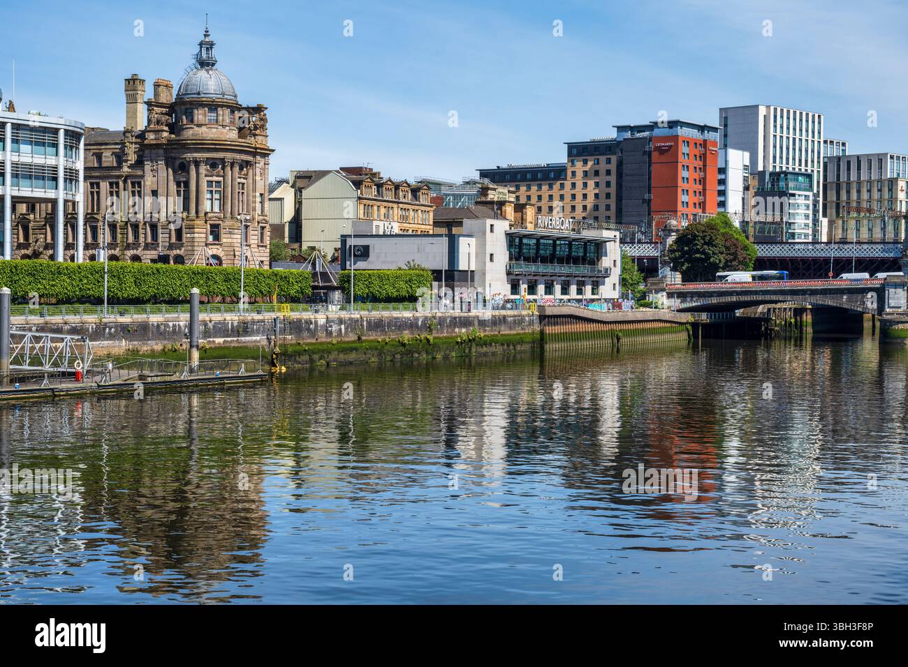 The Broomielaw waterfront, King George V Bridge and Caledonian Railway ...