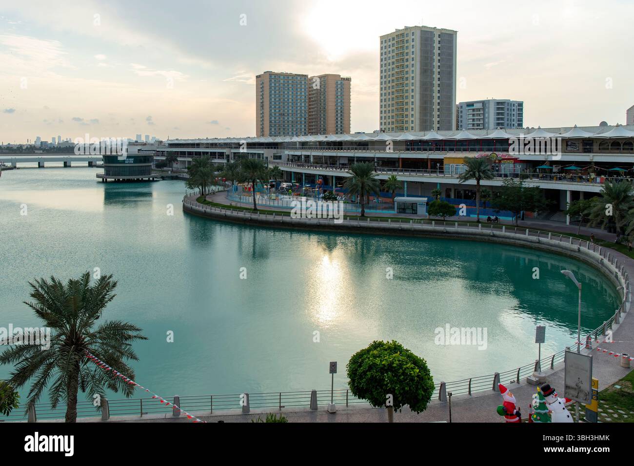 Bahrain garden hi-res stock photography and images - Alamy