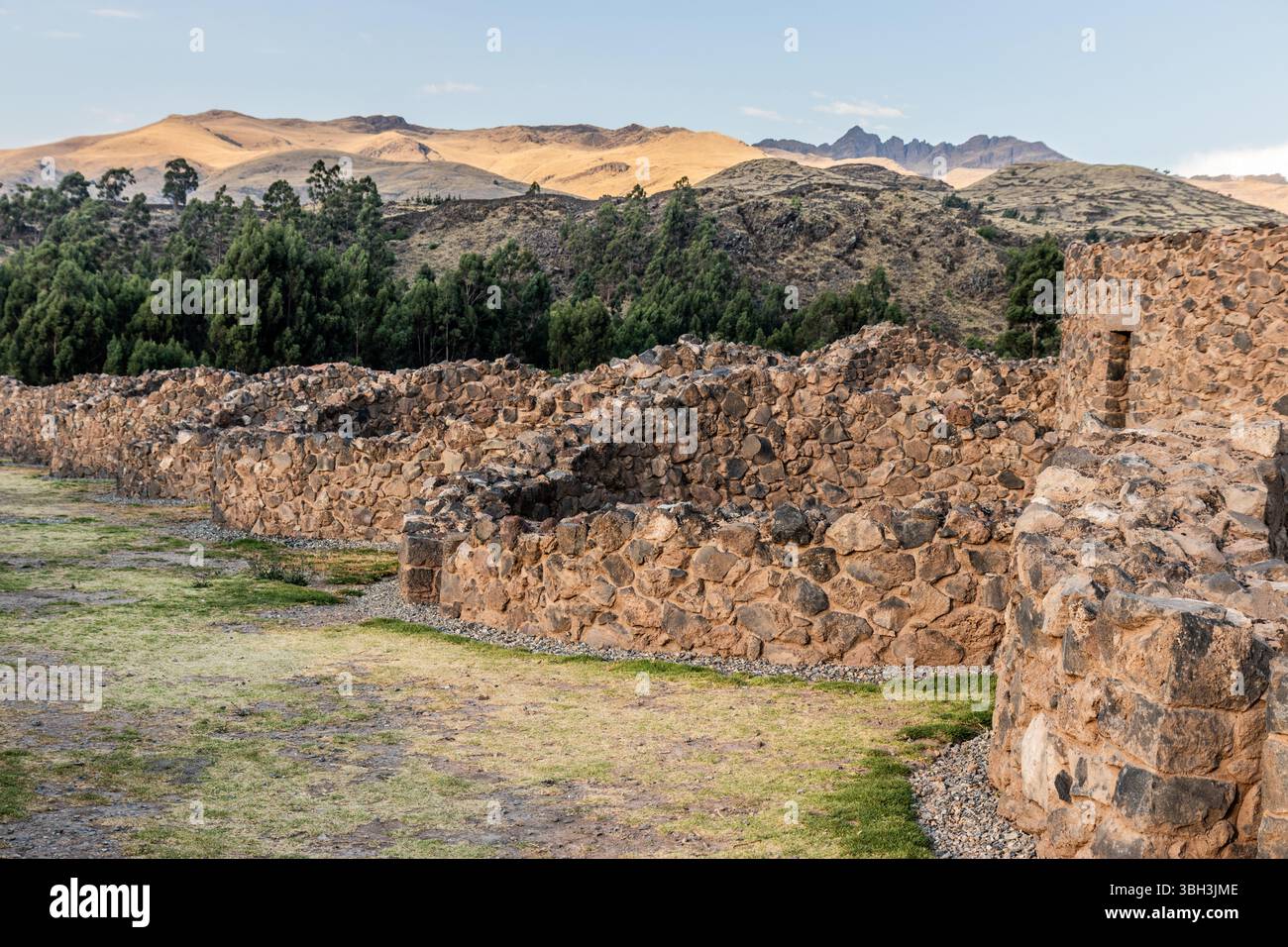 Qullqa (Colca) storage houses in Raqchi complex, Peru Stock Photo - Alamy